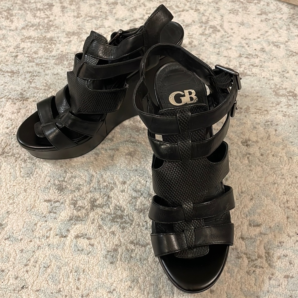 Gianni Bini Black Embossed Leather Sandals - Gem
